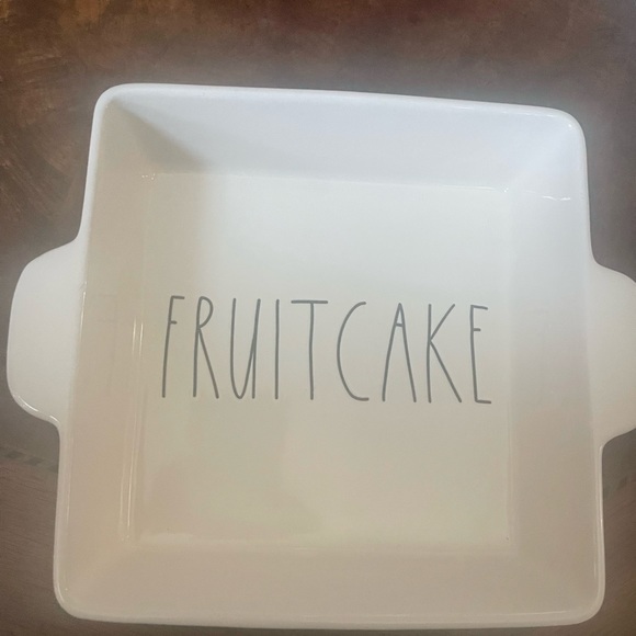 Rae Dunn | Kitchen | Rae Dunn Fruit Cake White Christmas Baking Dish ...